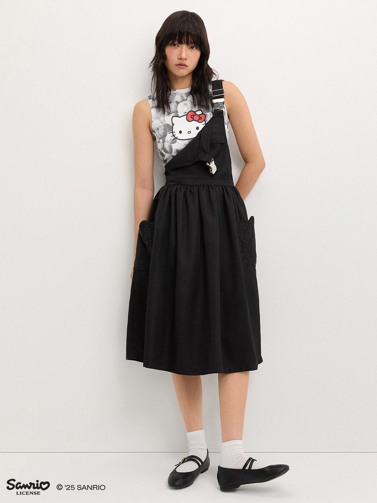 Pomelo. ♥ Hello Kitty Embroidered Overalls - Black - Pomelo Fashion