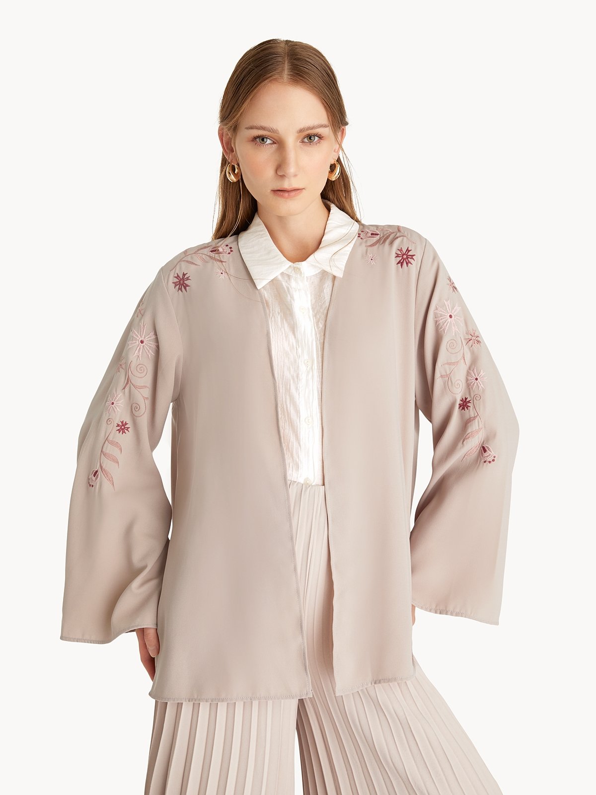 Floral Embroidered Buttonless Outerwear - Beige - Pomelo Fashion