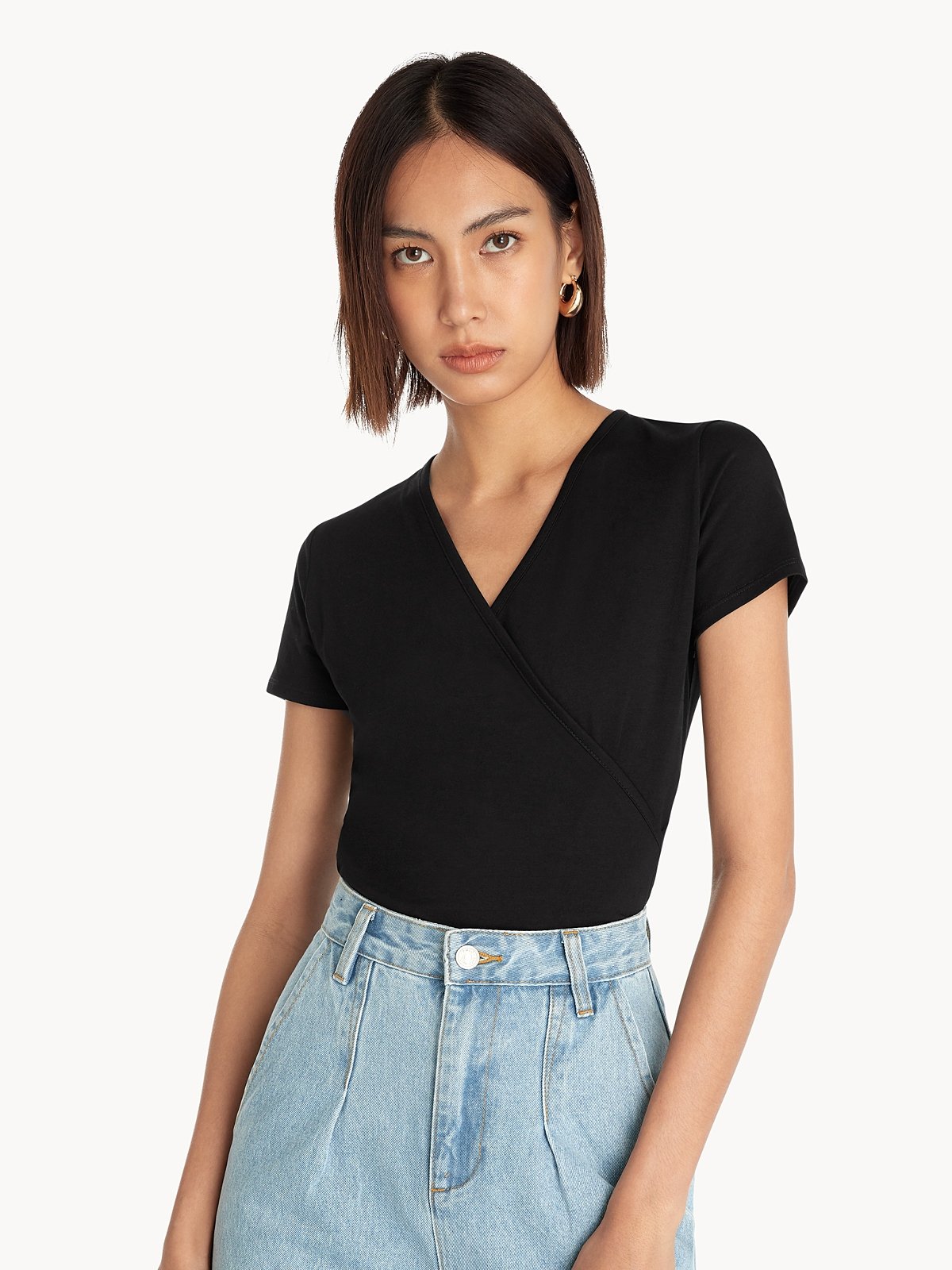 Surplice Tee Bodysuit - Black - Pomelo Fashion