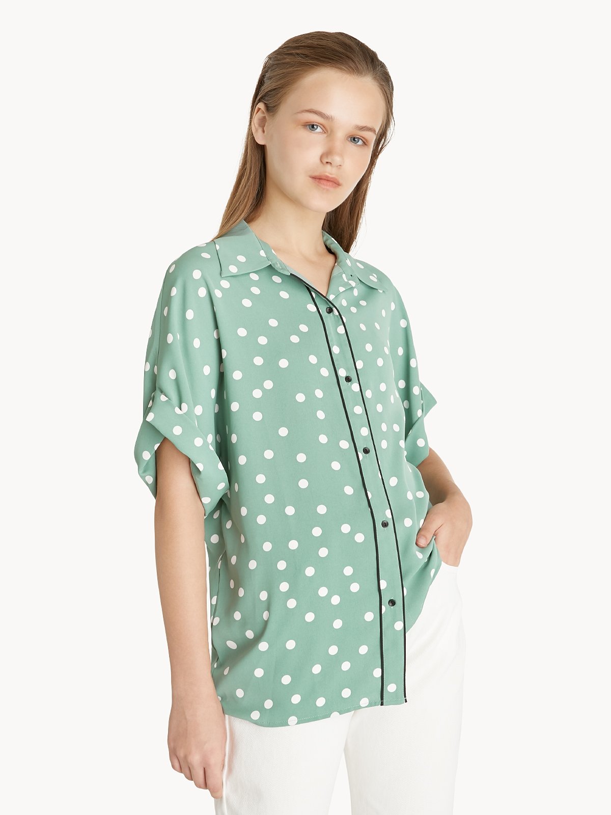 Oversized Polka Dot Contrast Hem Shirt - Green - Pomelo Fashion