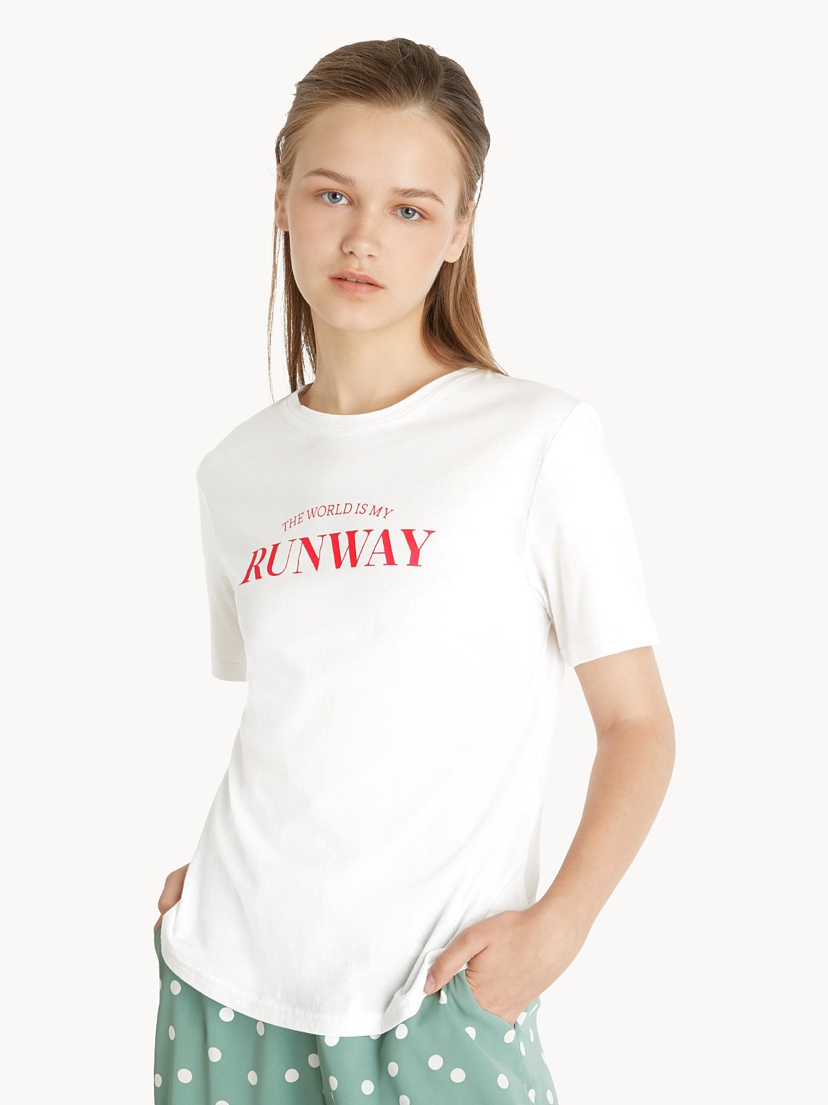 The World Is My Runway Graphic Tee - White - Pomelo Fashion