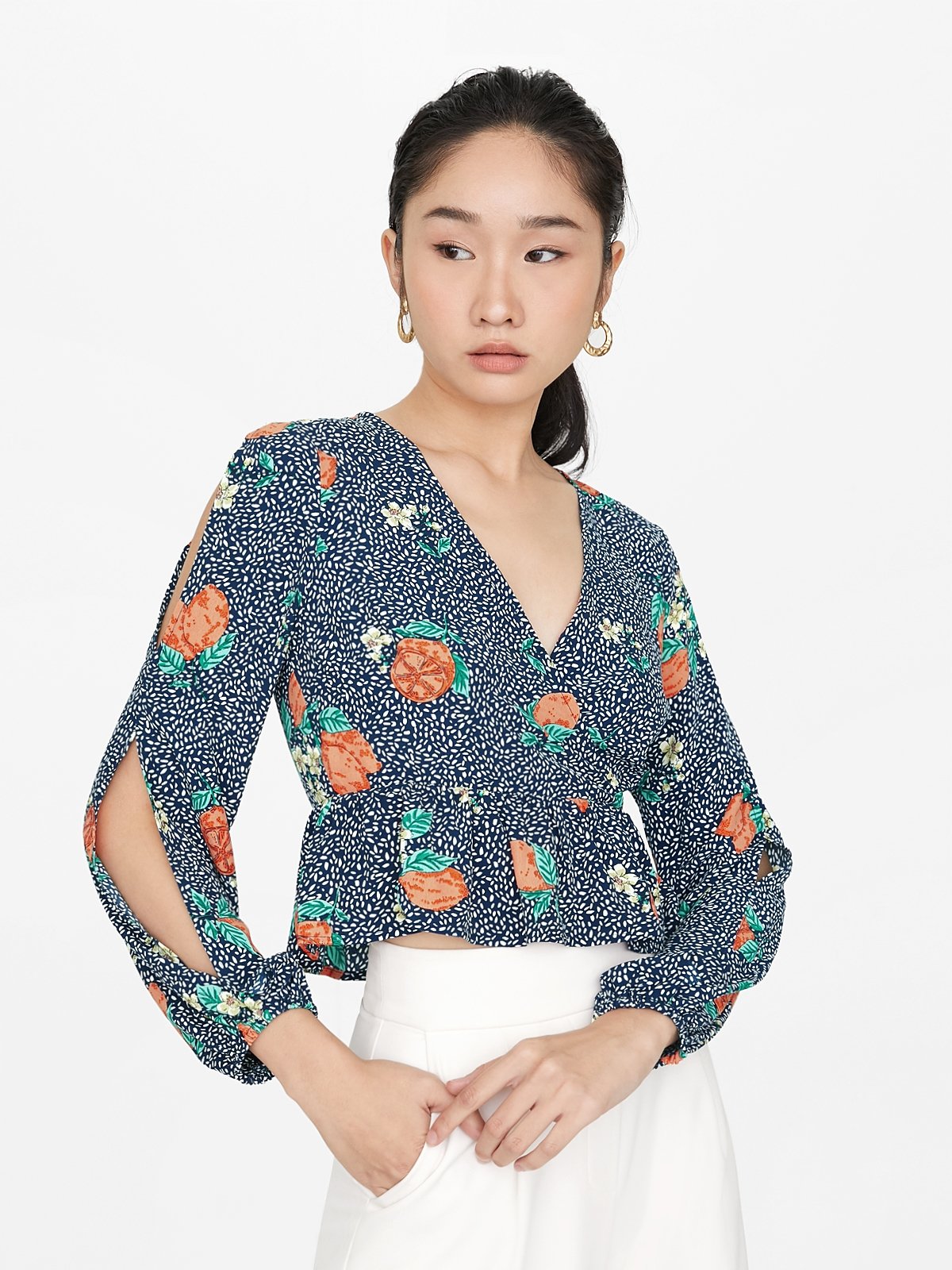 Surplice Puff Sleeve Crop Top Navy Pomelo Fashion
