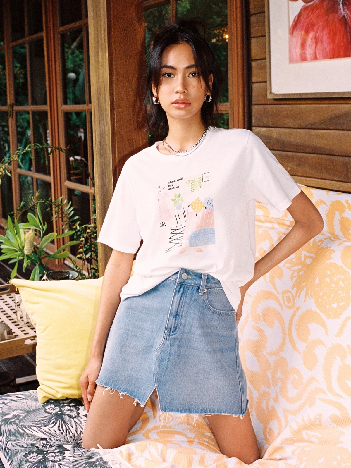 Sustainable Chez Me Les Matins Organic Cotton Graphic Tee - White ...