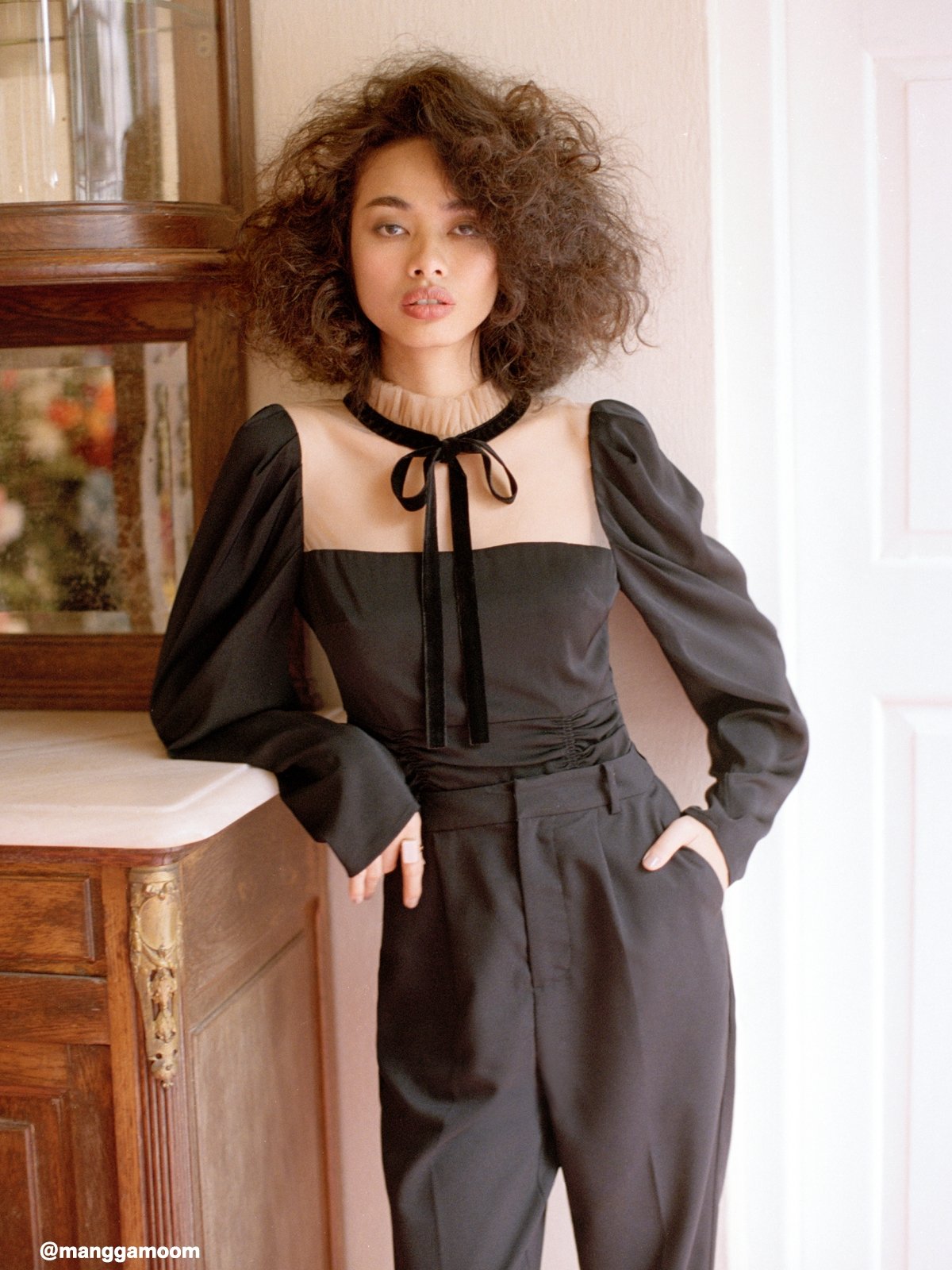 Mock Neck Puffed Sleeves Top - Black - Pomelo Fashion