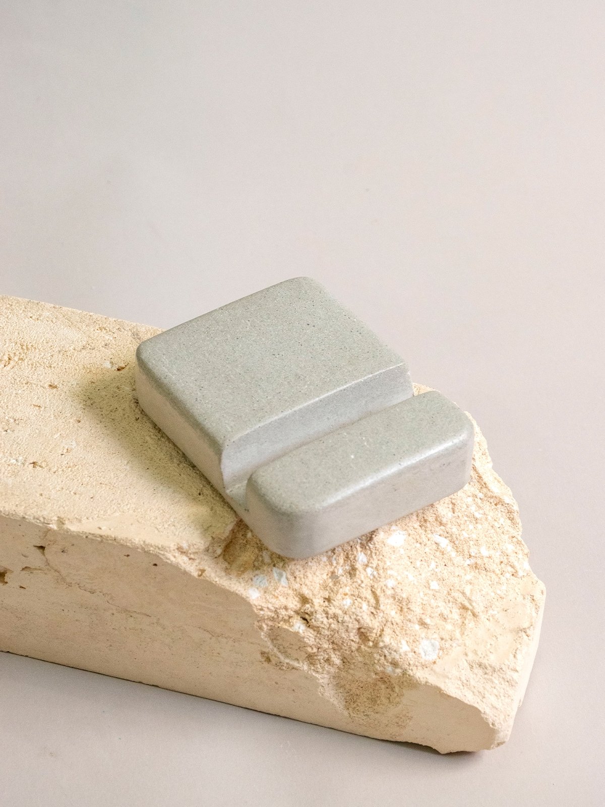 Monotone Phone Holder (S) - Light Grey - Pomelo Fashion