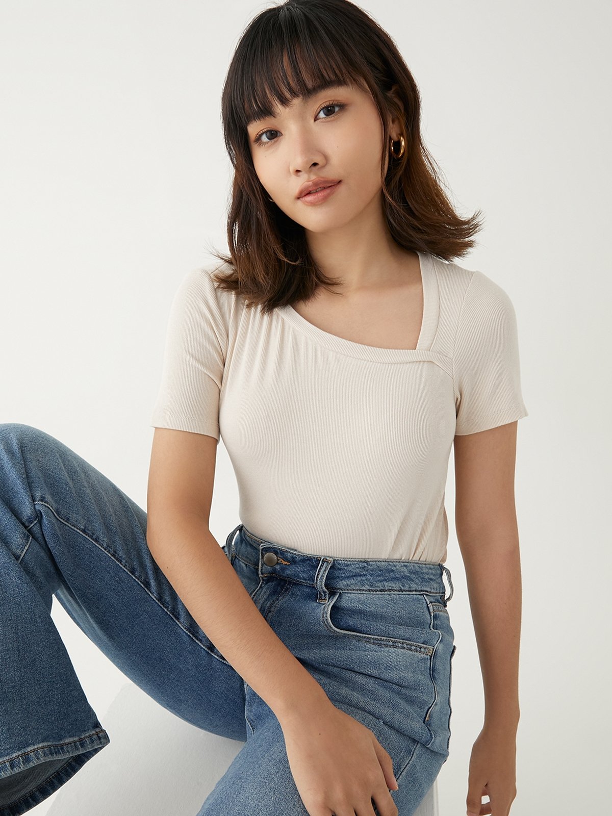 Asymmetric Neck Tee - Beige - Pomelo Fashion