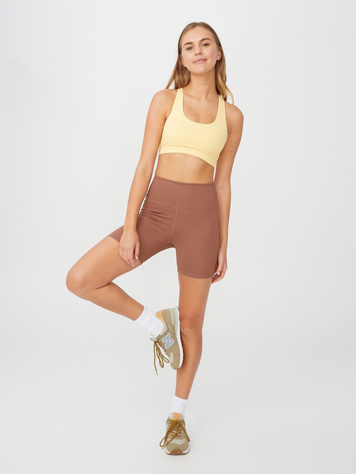 Workout Cut Out Crop - GOLDEN HAZE - Pomelo Fashion