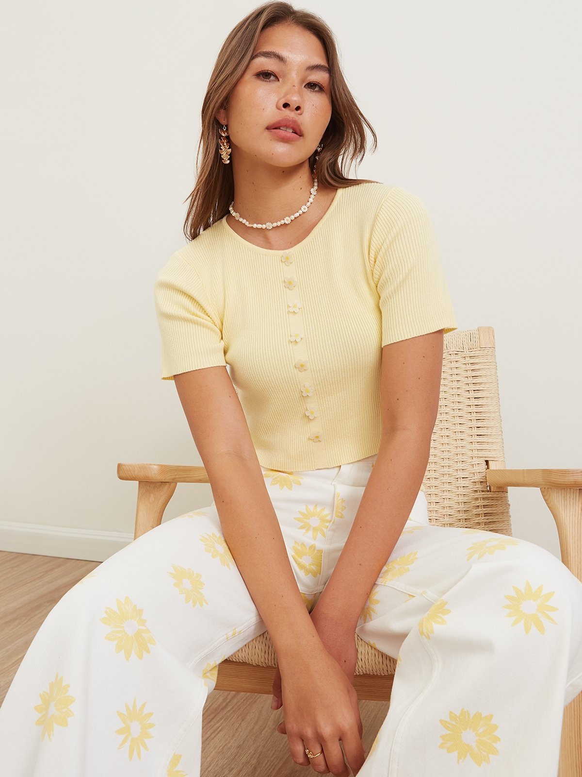 Faux Flower Buttons Crop Top - Yellow - Pomelo Fashion