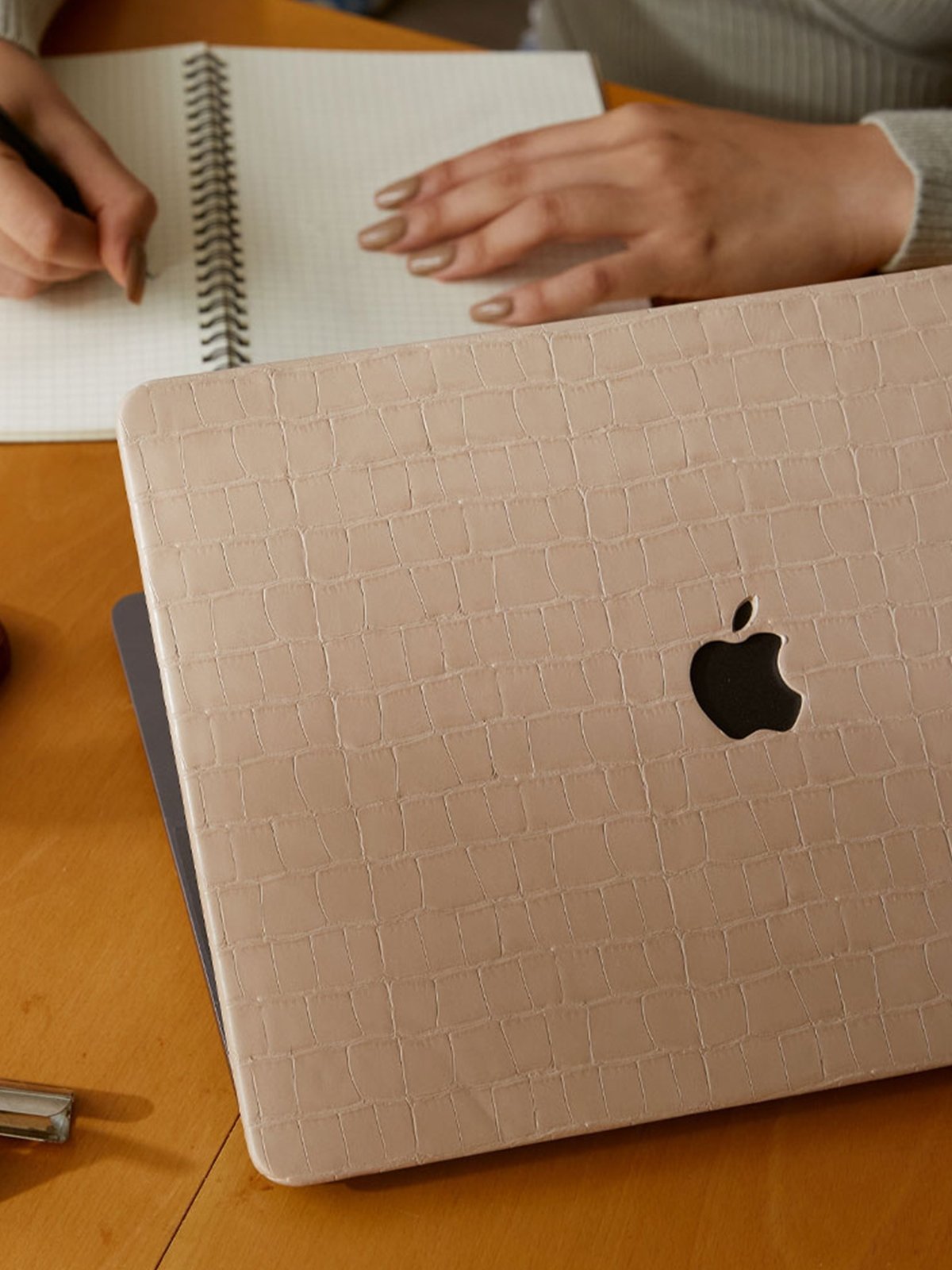 Muse Macbook Air 13 Inch Case - Light Beige - Pomelo Fashion