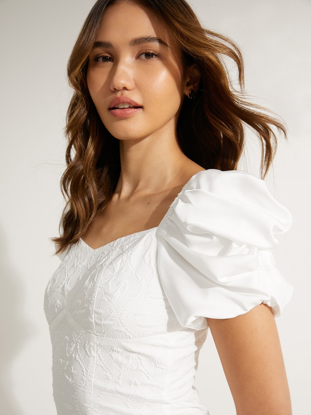 Frilled Hem Mini Dress - White - Pomelo Fashion