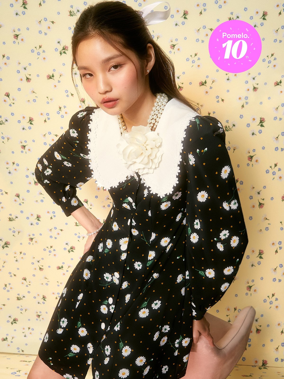 Sretsis | Pomelo. Rosa Daisy Forget-me-not Mini Dress - Black - Pomelo ...