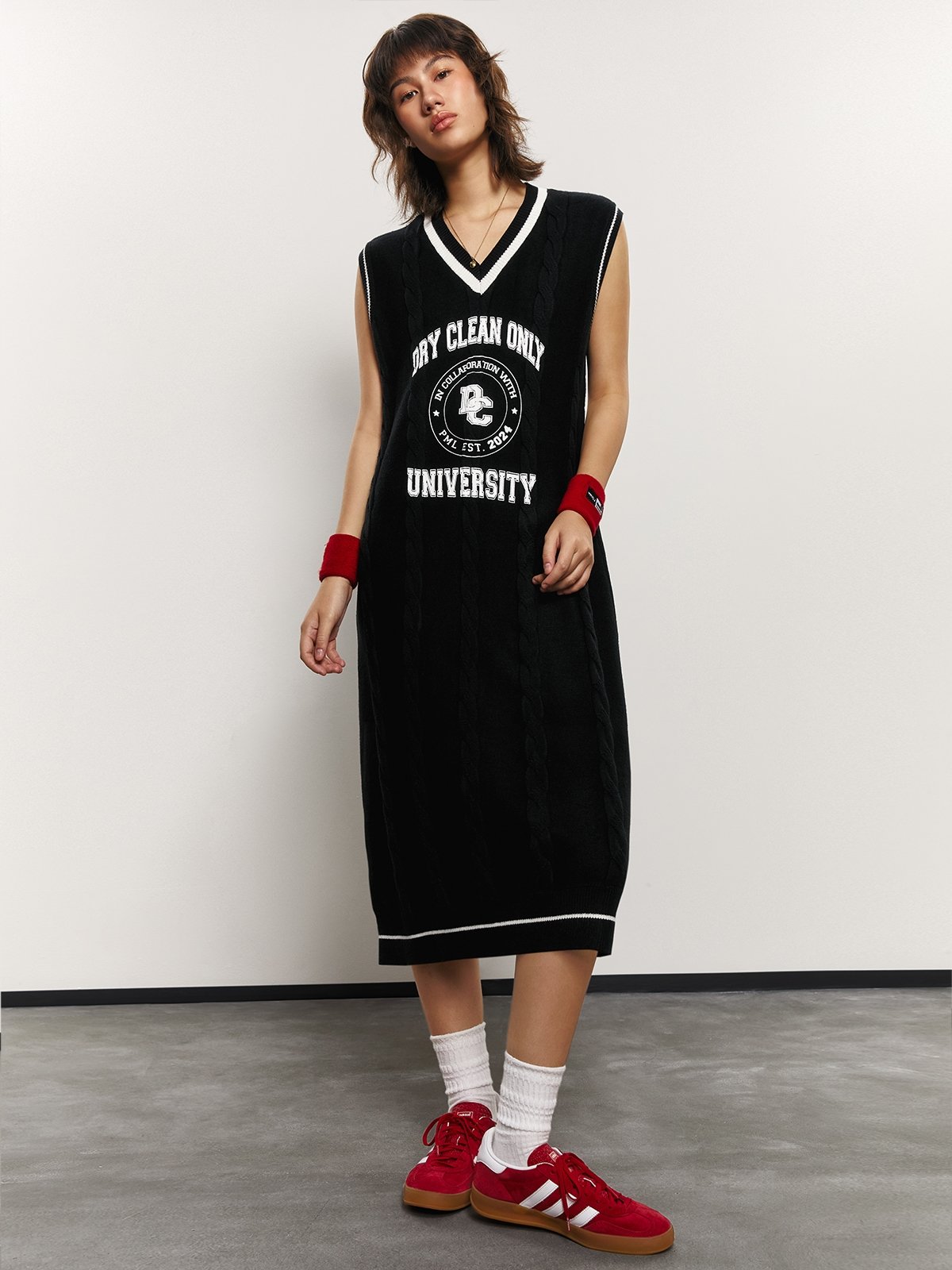 Pomelo. x Dry Clean Only เดรสยาวไหมพรมแขนกุดสไตล์ลวดลายสายถัก - สีดำ ...