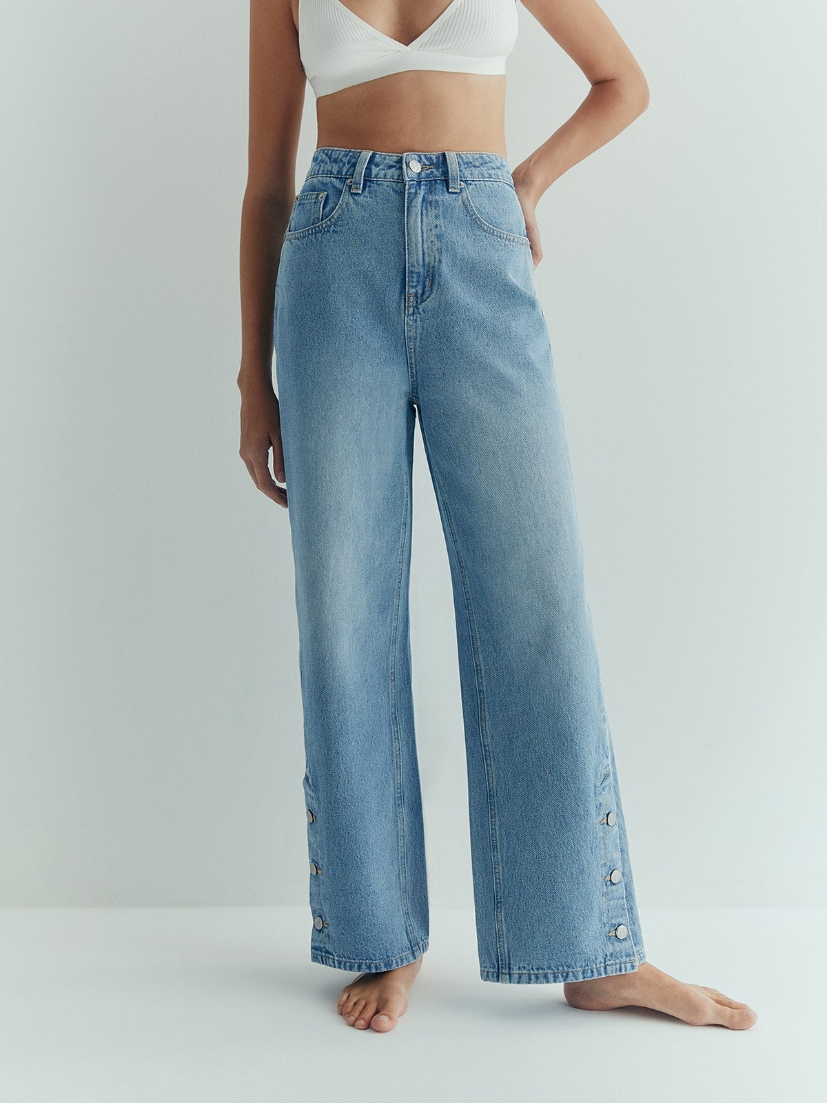 Button Hem Straight Jeans - Light Blue - Pomelo Fashion