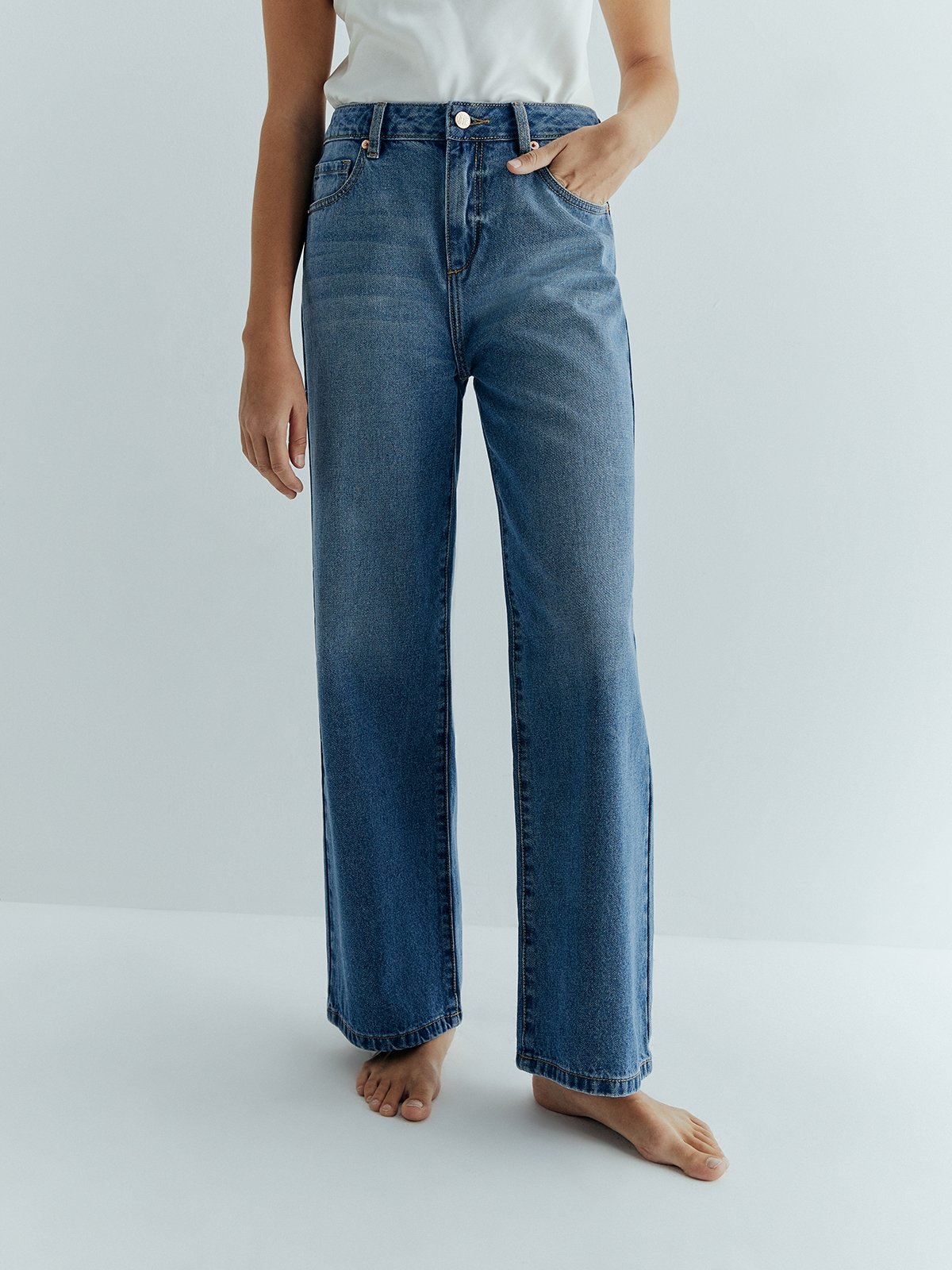 Medium Waist Straight Jeans - Light Blue - Pomelo Fashion