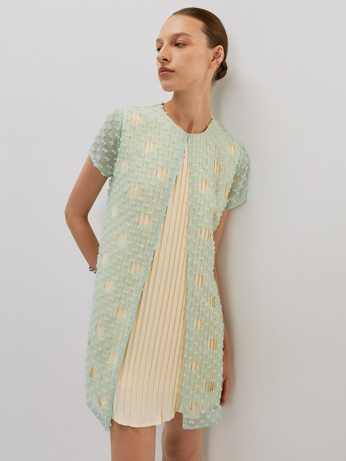 Circle Cut-Out Detail Pleated Mini Dress - Multi Color - Pomelo Fashion