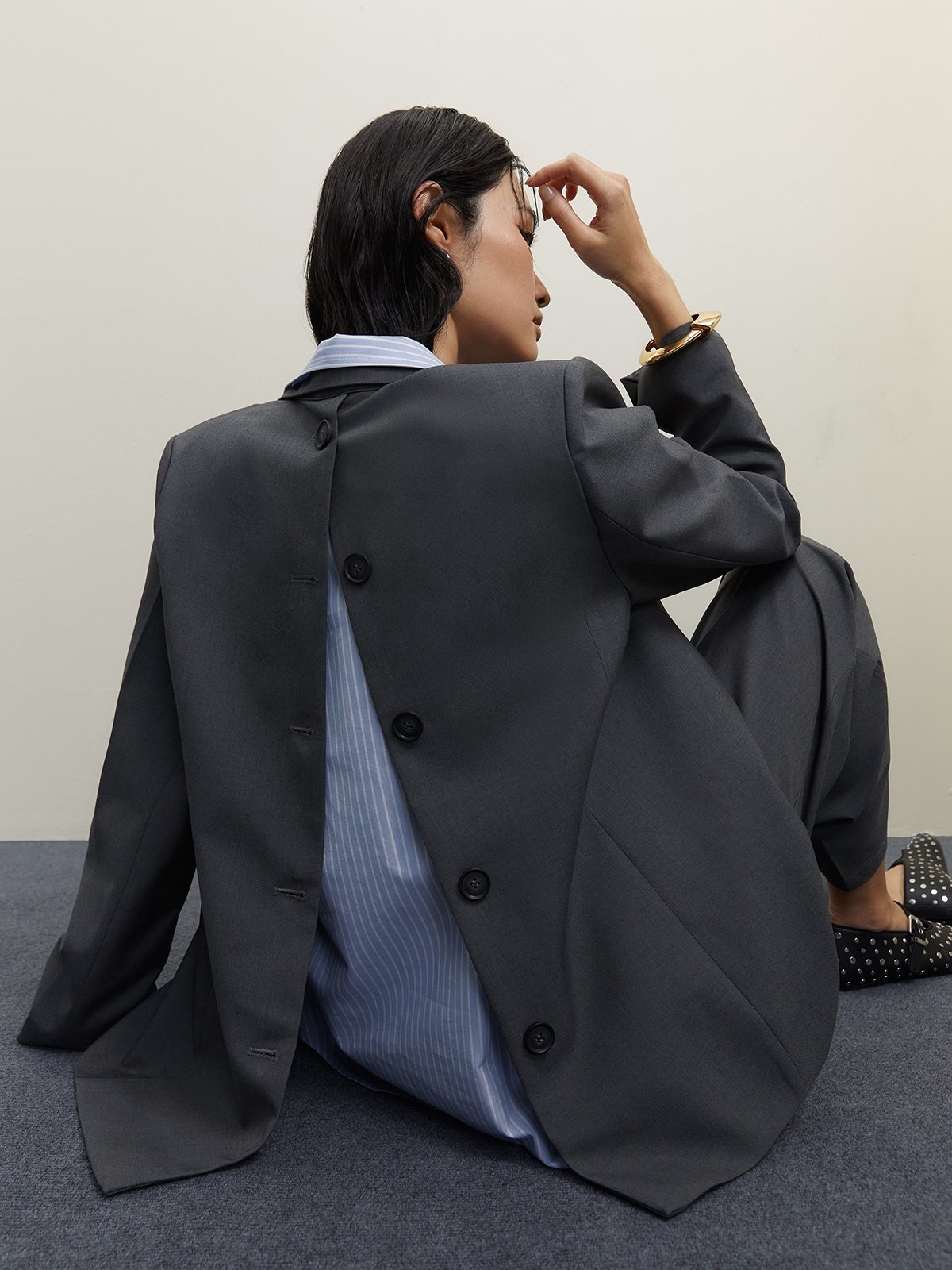 Back Slit Button Blazer - Mid Grey - Pomelo Fashion