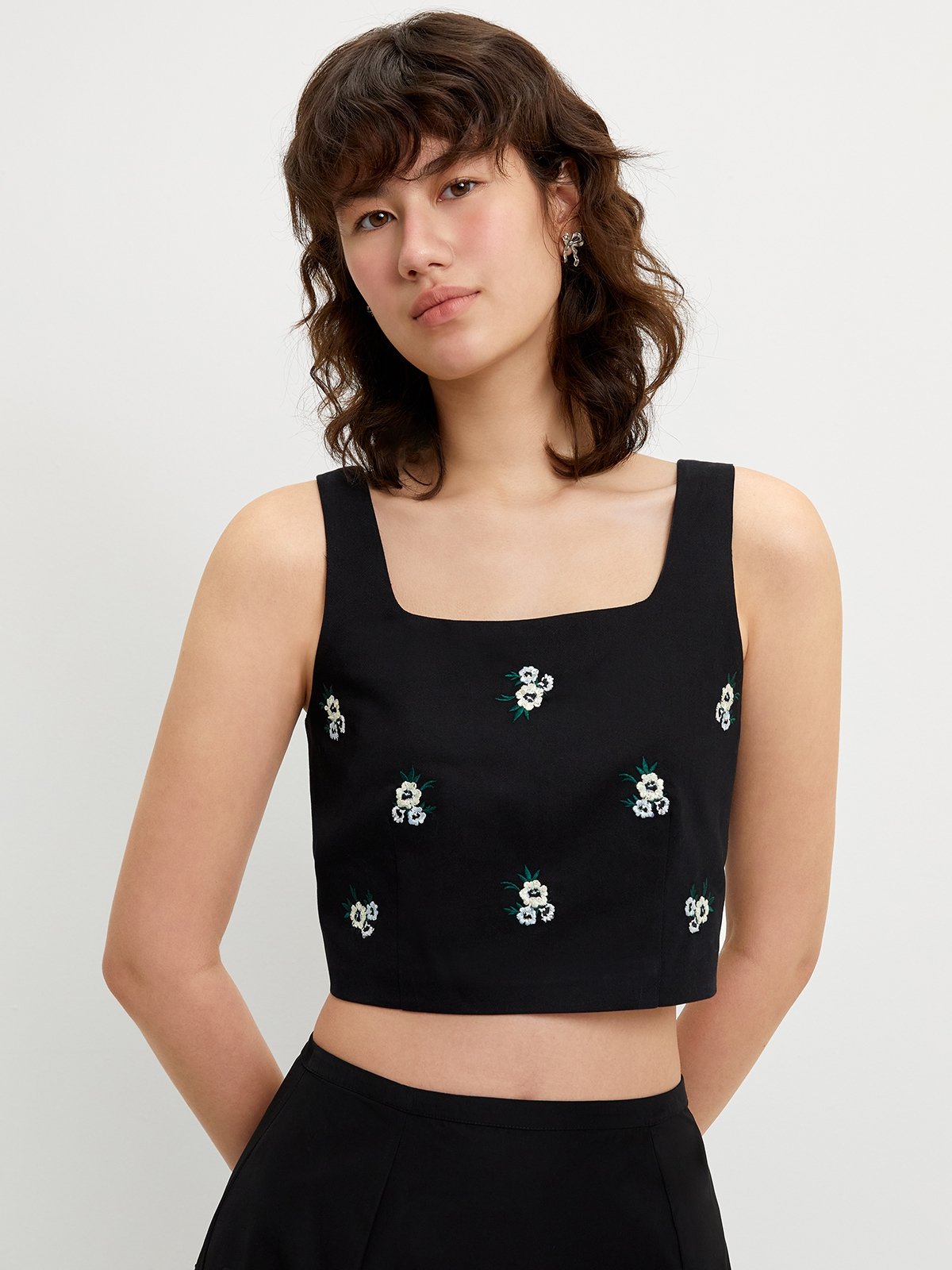 Floral Embroidery Crop Top - Black - Pomelo Fashion